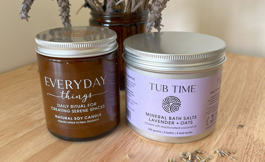 Win Everyday Things Bergamot + Oatmeal Tub Time Mineral Salts and an ...