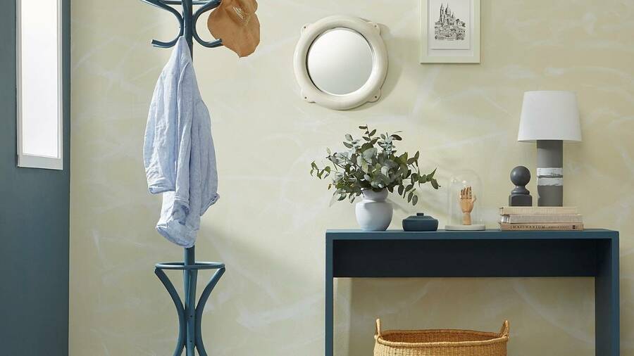 Win a $525 Resene voucher, $175 colour consultation & $300 Prezzy card ...